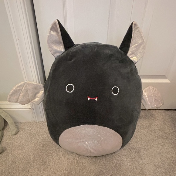 Squishmallows | Toys | Nwot 6 Emily The Bat Black And Goldshiny Belly ...